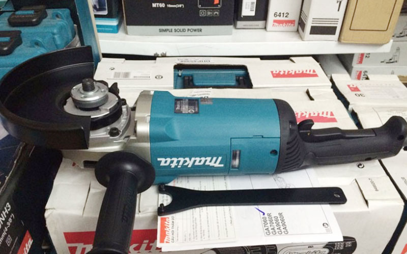 Makita GA7060 2200W - Máy mài góc giá rẻ Nhật Bản